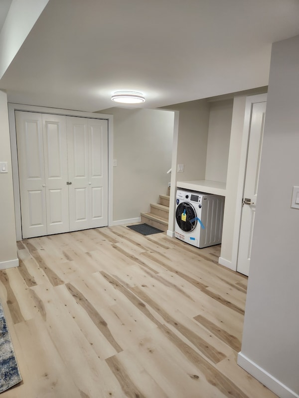 Exquisite 1-bedroom Basement In The Quiet Neighbourhood Of Bonavista, Winnipeg - Winnipeg