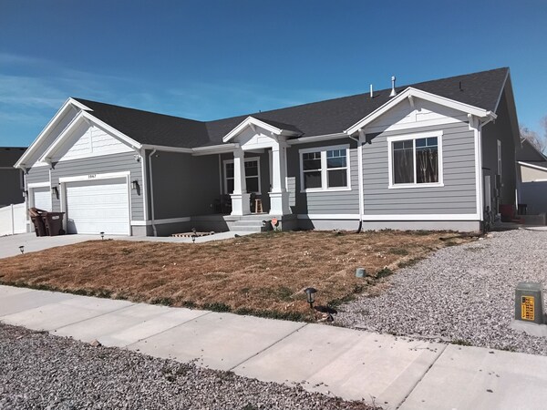 Charming 2-bedroom Basement Apartment With Wi-fi, Ac In Welcoming Lake Point - Great Salt Lake State Park, Magna