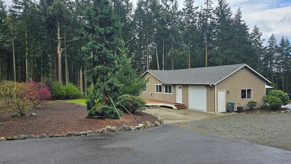 Cozy Cottage In Charming Oak Harbor With Wifi - Oak Harbor, WA