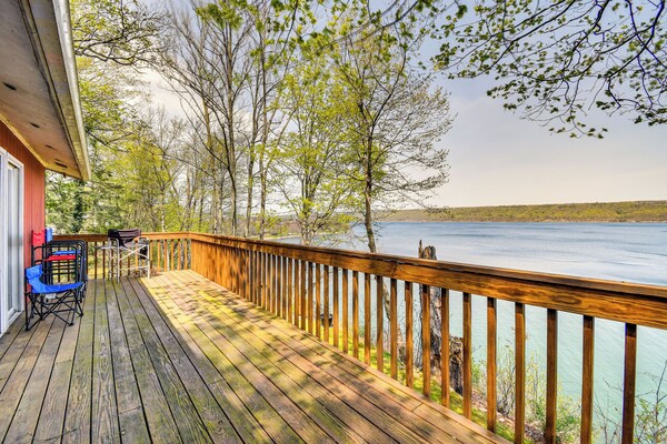 < 1 Mi To State Park: Trumansburg Cottage W/ Deck! - Finger Lakes, NY