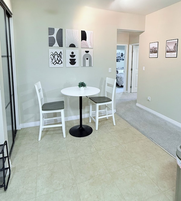 Modern Dtla Apt With City View/private Parking - Fashion District - Los Angeles