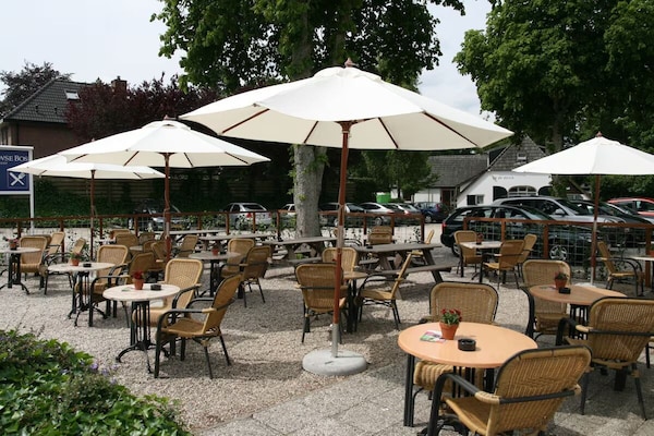 Family Fun And Forest Adventures Just Outside Your Door! Onsite Dining! - Apeldoorn