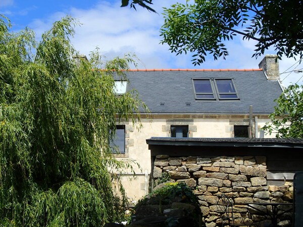 Chez Joséphine : Freshly Renovated Old House, 2 Steps From The Ocean - Plogoff