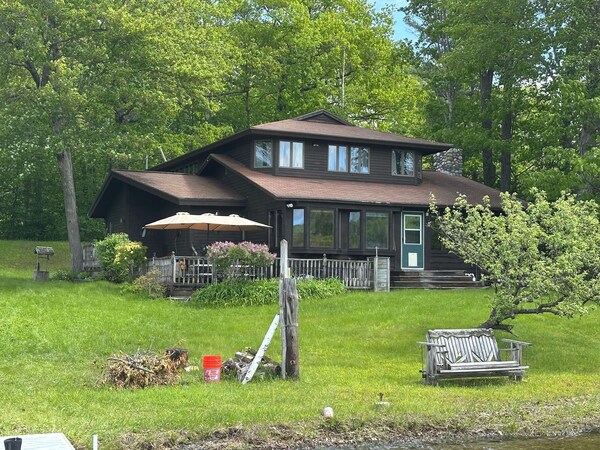 Beautiful 6 Bedroom Lakefront Home W/ Own Dock - Hanover