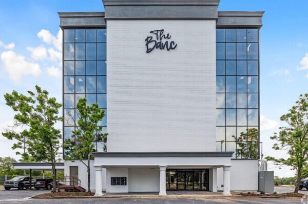 Capitol View Escape Sleek 2br/2ba In The Heart Of Downtown - Montgomery, AL