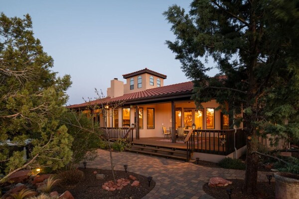 Dove Wing | Hot Tub, 2 Acres, Chef's Kitchen - Sedona, AZ