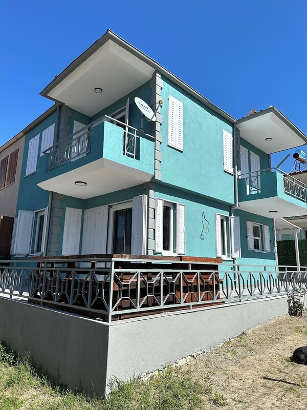Kuşadası'nda Merkezde Ve Denize 5 Dakika şıK Villa - Kuşadası
