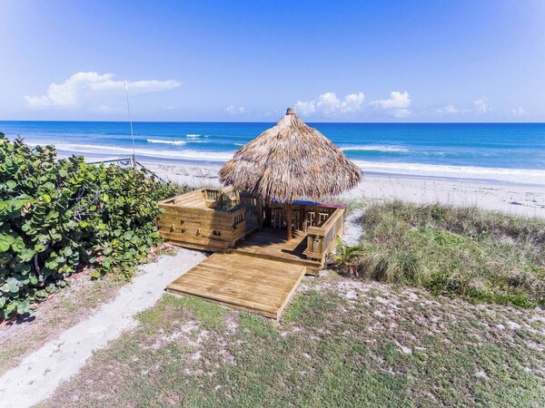 This House Is A 2 Bedroom(s), 2 Bathrooms, Located In Indialantic, Fl. - Indialantic, FL