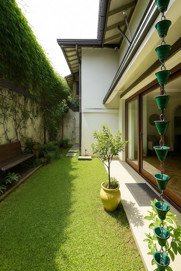 Colonial Type 4-bedroom Villa In Colombo With Wifi, Ac - Colombo