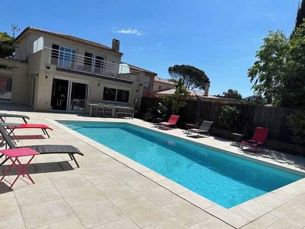 Beachfront Villa With Pool - Le Pradet
