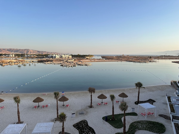 Chic 1-bedroom In Ayla Aqaba With Sea View - Akaba