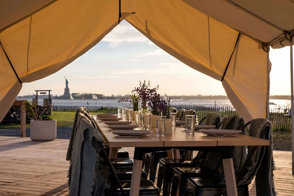 Nyc Glamping With Waterfront Views + Dining - New York City