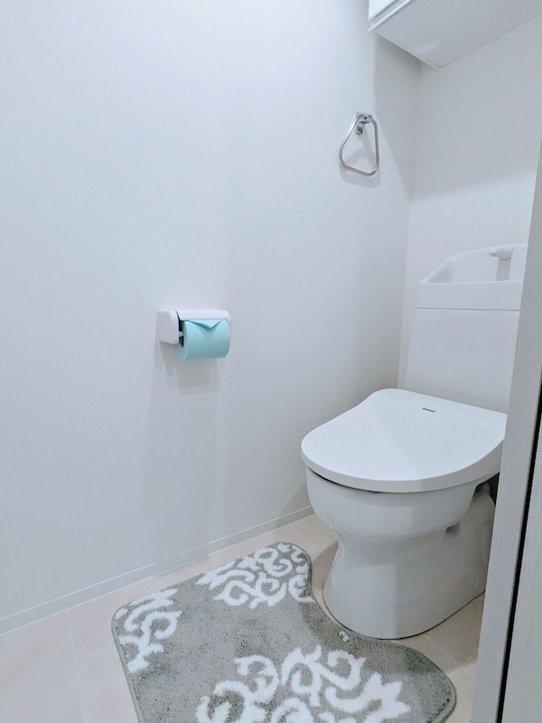 5 Min. Walk From Tameike-sanno Station, Ginza Line, Ginza 5 Min.shimbashi 4 Min. - Ginza