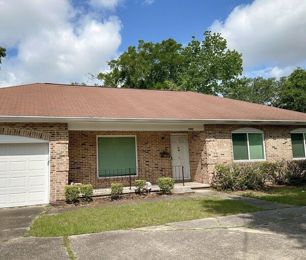 The Peaceful Pensacola Home - Pensacola, FL