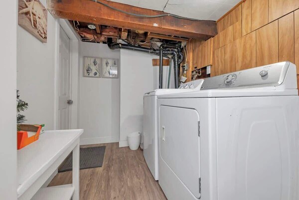 Quaint 1 Bedroom Suite, Victoria, Bc - 사니치