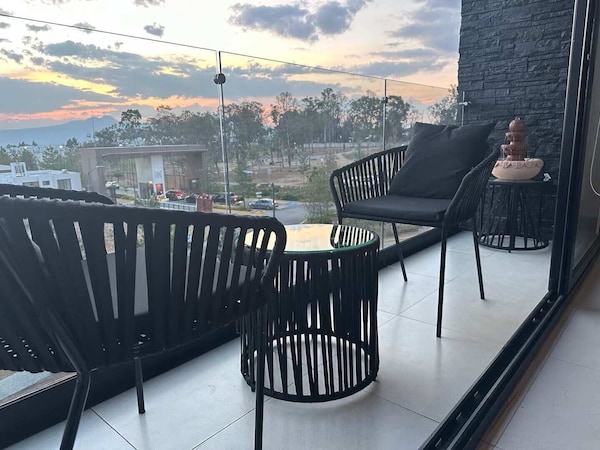 Modern & Spacious Condo In The Best Part Of Town - Morelia