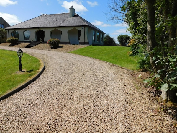 Mullaghmore Holiday Home - Lush Gardens With Sea Views - Bundoran