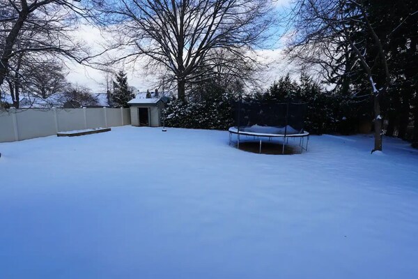 Clean, Bright & Private Whole House 4 You. 7 Beds - Middletown, CT