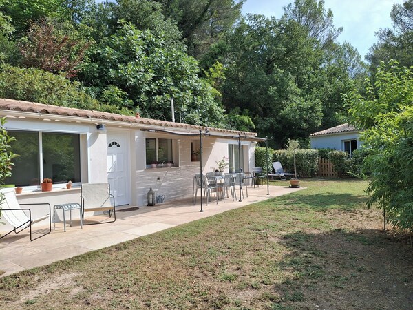 Charmante Maisonnette Avec Vue Et Jardin, à 20 Min D'aix Et De Marseille ! - Mimet
