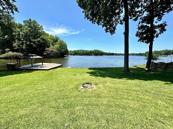 Peaceful Lakefront Property With Beautiful Lake View For A Getaway You Deserve! - Macon, GA