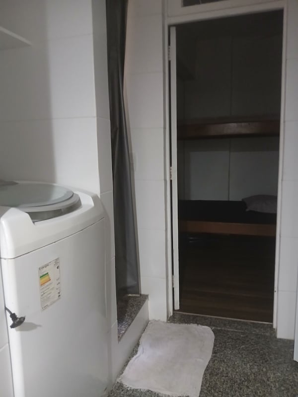 Apartment 1 Block From Copacabana Beach For Up To 10 People - Ipanema
