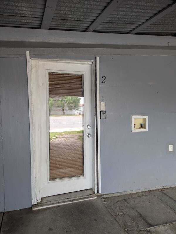 Retreat-1br Apt W/ 65 Inch Tv! - Harlingen, TX