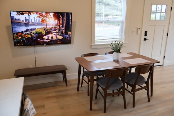 Breathtaking Family Home In Downtown - Quite, Cozy, Retreat - Vancouver, WA
