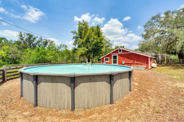 Artsy Bungalow On St Anne Lake: Pool, Dock & Deck - Lake Aurora, FL