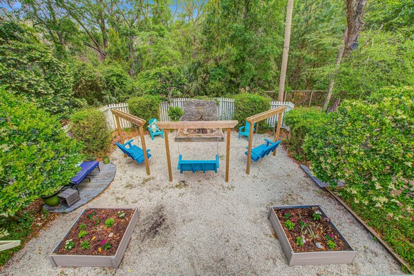 Hidden Oasis Home With Game Room, Saltwater Pool And Fire Pit - Botany Bay, Edisto Island