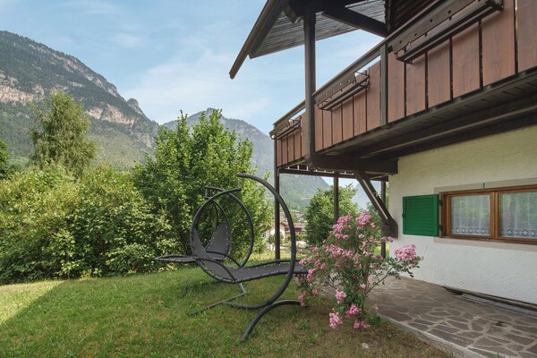 Appartement 'Room And Garden Altavista Mia' Avec Vue Sur Les Montagnes, Terrasse Privée Et Wi-fi - Cavalese
