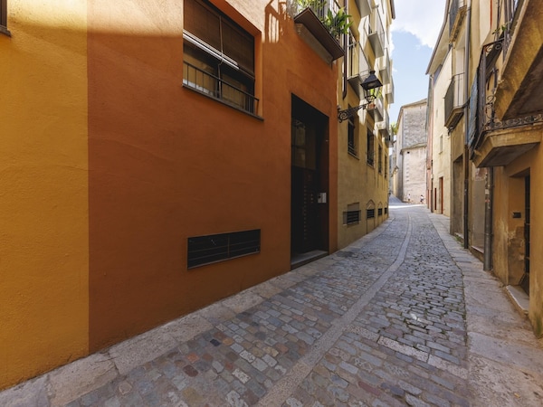 Studio Rei Martí - Apartment Girona | Bravissimo - Gerona