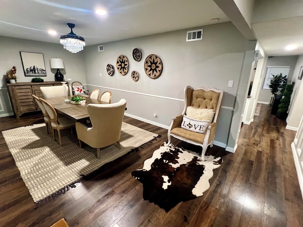 Epic Movie Room Escape By Rangers & At&t Stadium, Six Flags, And Dfw Airport! - Grand Prairie, TX