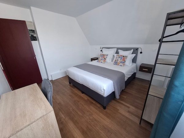2 Chambres Dhôtes Dans La Villa Cassinne - Saint-Vaast-la-Hougue