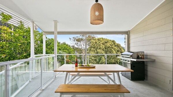 Surfside Solace - 5 Bedroom Family Home With Stunning Views Of Ocean - Shellharbour