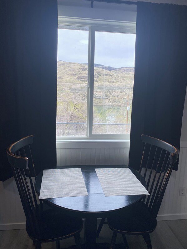 2-bedroom House With A River View In Coulee Dam With Wifi, Ac - Crescent Bay, Grand Coulee