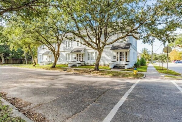 Cutest Studio On Church Street! - Mobile, AL