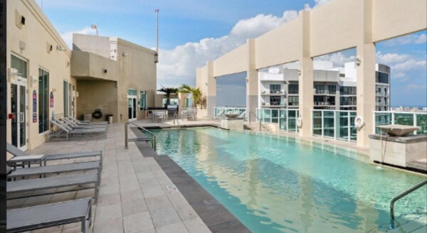 3-bedroom Condo In Marvelous Fort Lauderdale With Wifi, Ac, Fitness Room - Pembroke Pines, FL