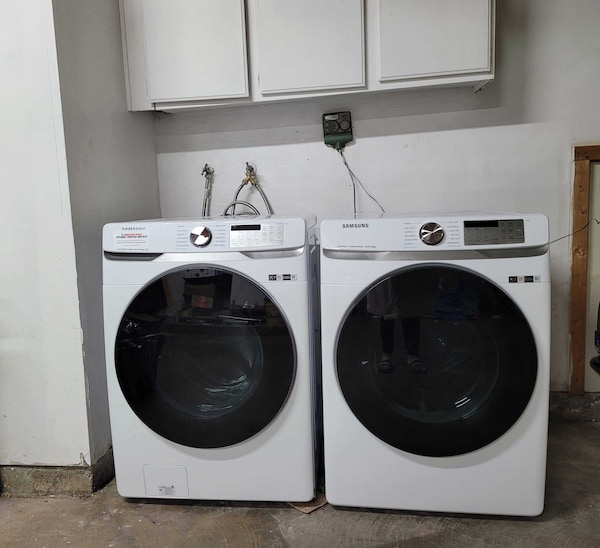 Cozy 1-bedroom In A Family Home. Quiet Neighborhood! - Palmdale, CA