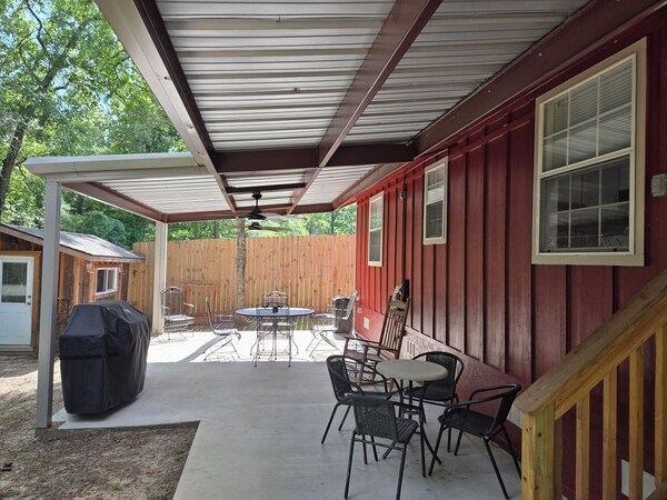 Rustic Cabin 300 Yards From Free Boat Launch & Swimming Area - Blue Hole, Zavalla