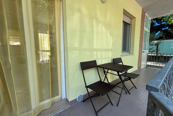 Cn012 - Cesenatico, Two-room Apartment With Air Conditioning And Parking Space - Milano Marittima