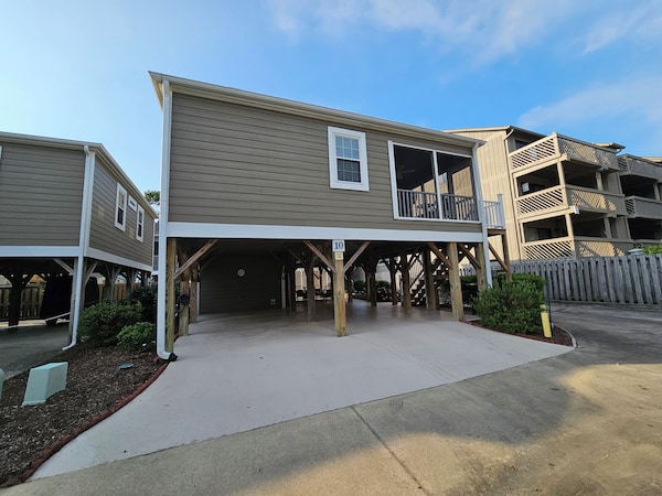 Gorgeous 2 Bed 2 Bath Cottage 5 Min Walk To Beach - Myrtle Beach, SC