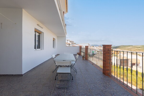 Casa Salinas - Apartamento Con Vistas A La Montaña Y Wifi Gratis - Archidona