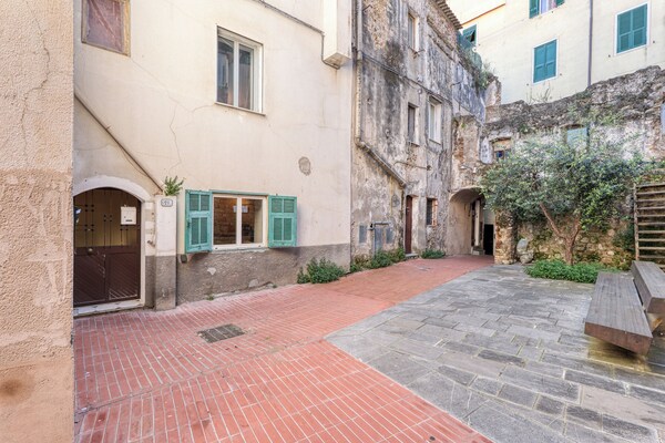 Boutique Apartment Casa Del Nobile, Ventimiglia, Italy - Vintimille