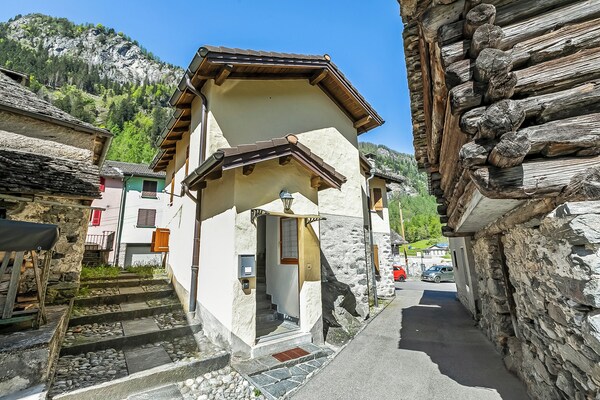 Casa Andy 1 Val Lavizzara, Piano Di Peccia, Switzerland - Cevio
