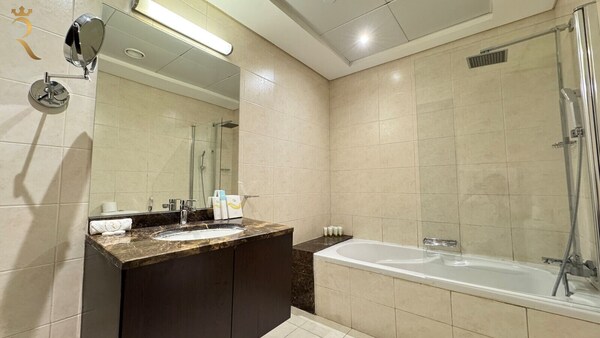 Al Reem Retreat: Stylish 2br With Gym & Parking - Abu Dhabi