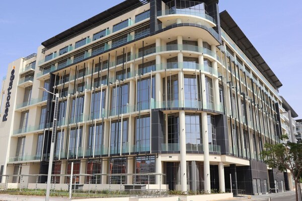 Relaxing 2br Stay | Masdar City | Free Parking - Abu Dhabi