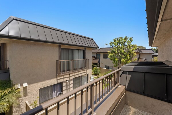 New! Discounted Rates 3-bed Townhome W/ac! 3 Min Walk To Private Beach Access - Del Mar, CA