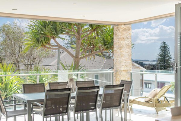 Zinc One Select - Oceanstays - Ocean Views - Yamba