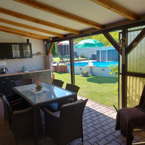 Apartment 'In Spreewaldnähe' With Shared Pool, Shared Terrace And Wi-fi - Cottbus