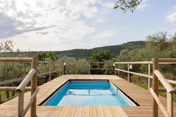 Farmhouse In Cortona With Scenic Pool Views - Cortona